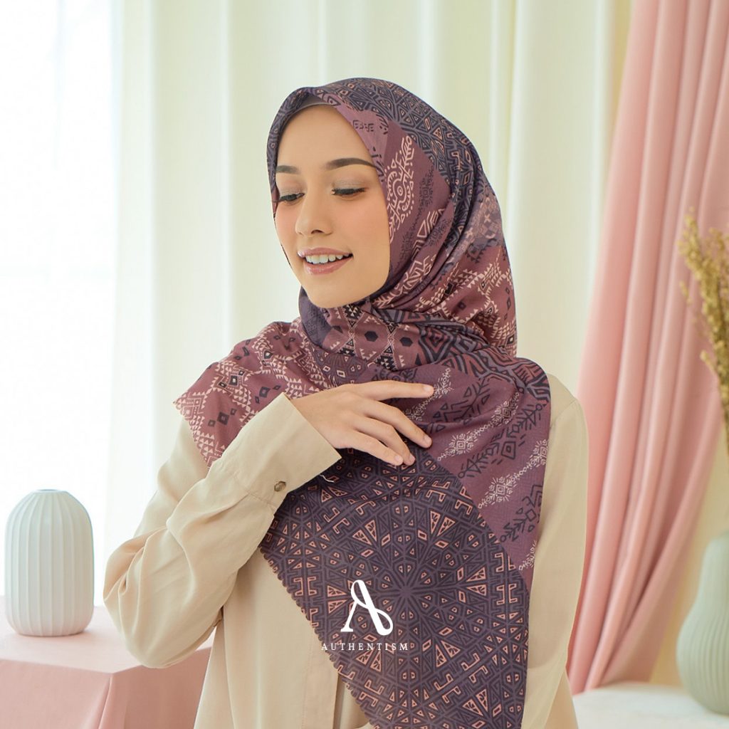 Enisa Scarf - Authentism