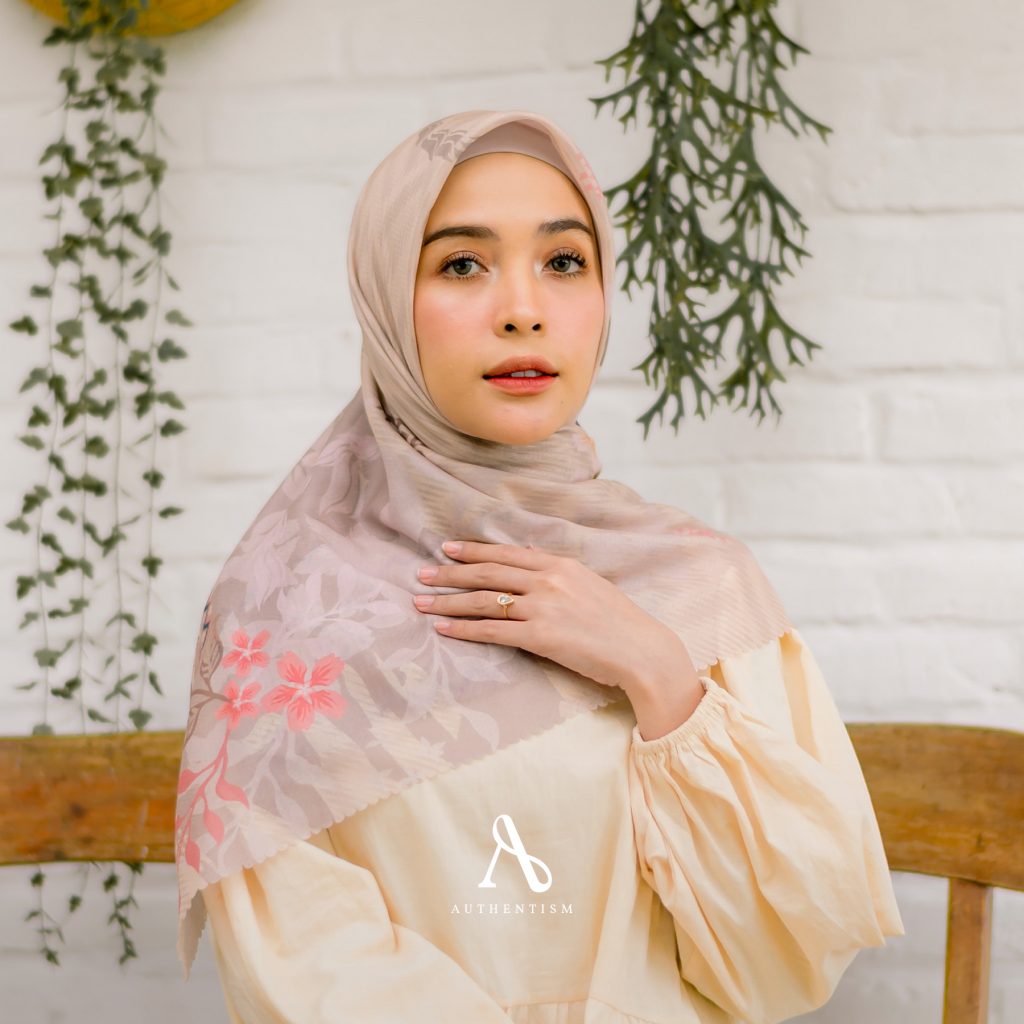 Lyah Scarf - Authentism