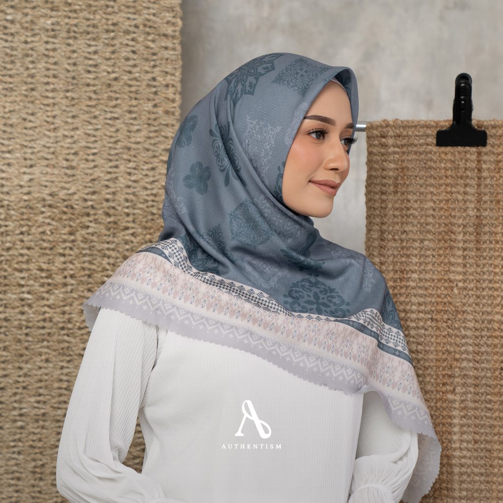 Azura Scarf - Authentism