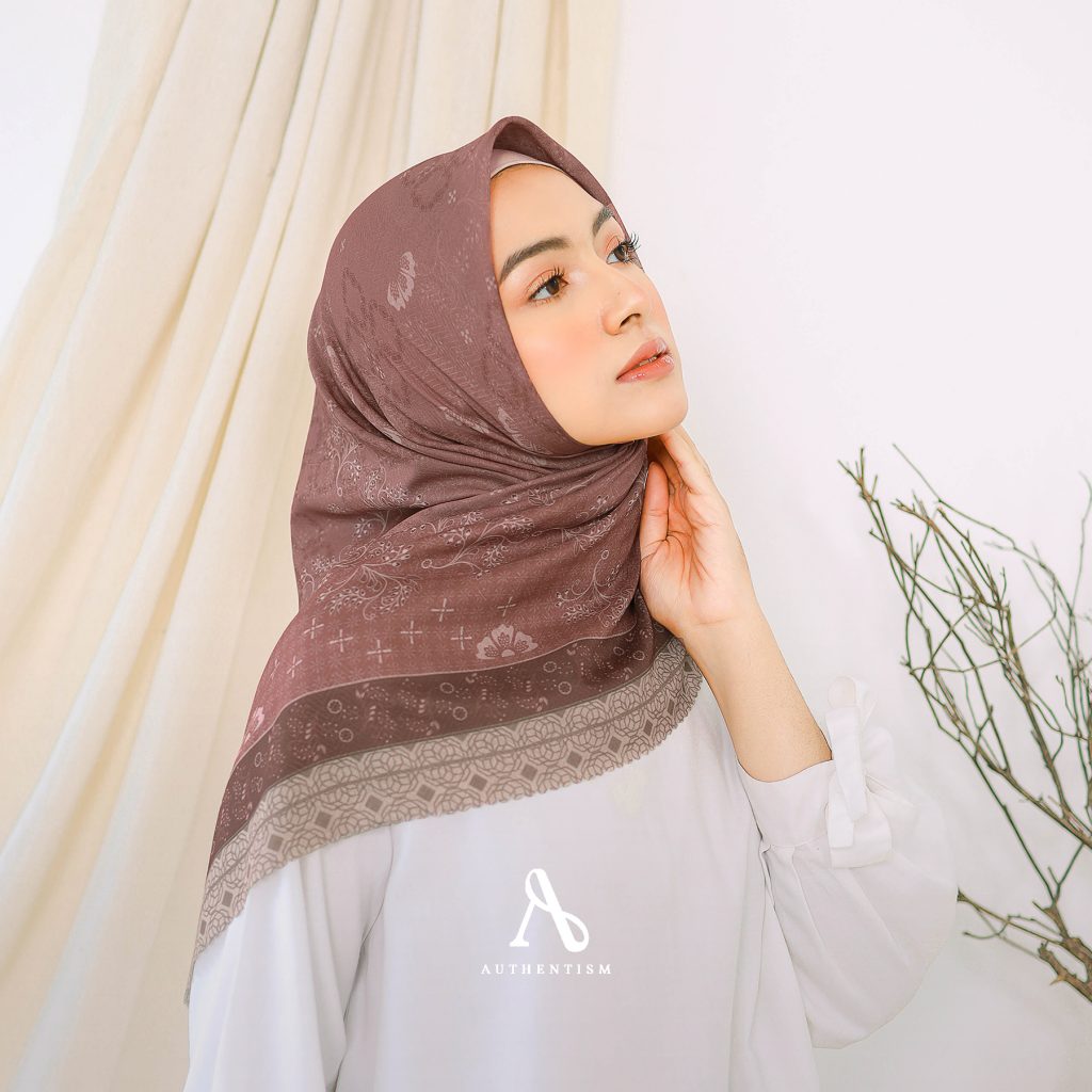 Alisa Scarf - Authentism