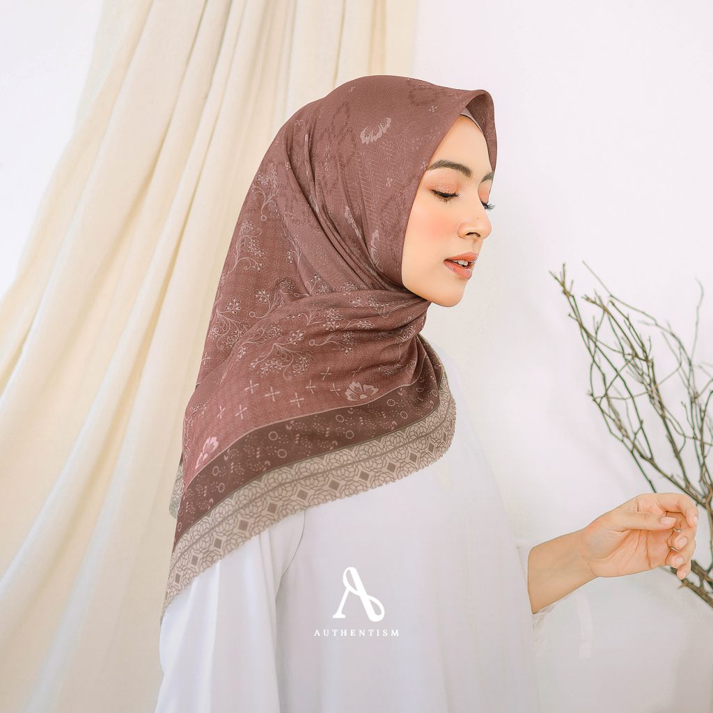 Alisa Scarf - Authentism