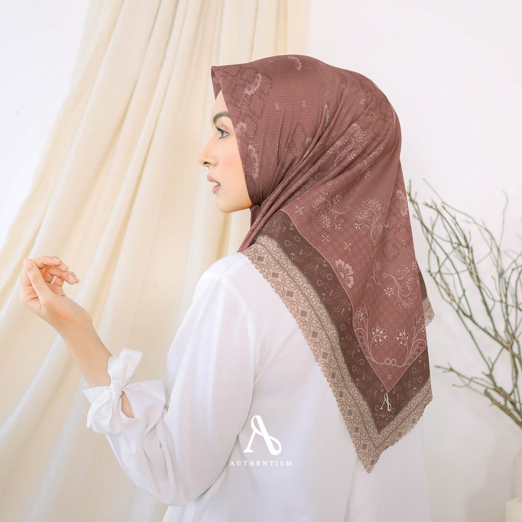 Alisa Scarf - Authentism