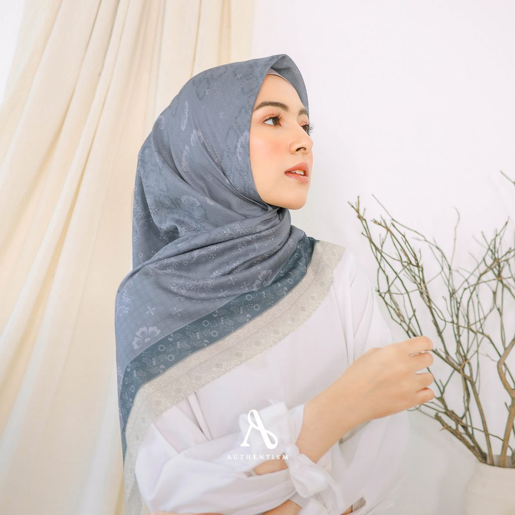 Arshavina Scarf - Authentism