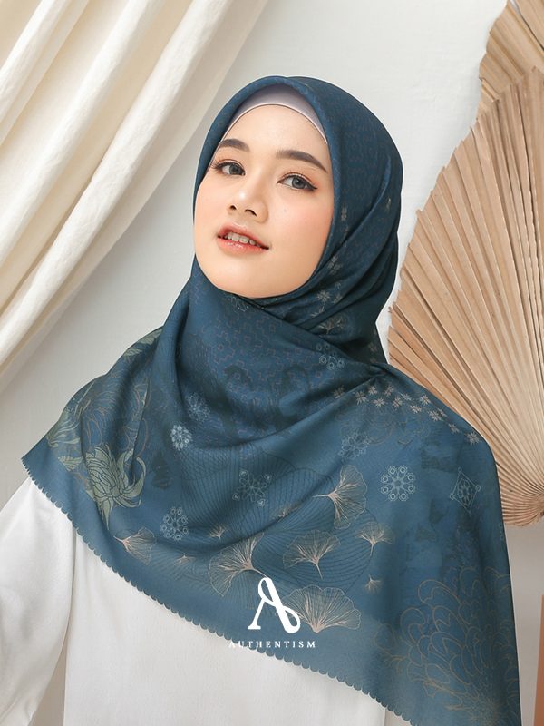 Yusra Scarf - Authentism