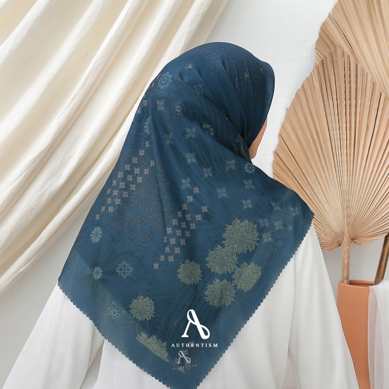 Yusra Scarf - Authentism