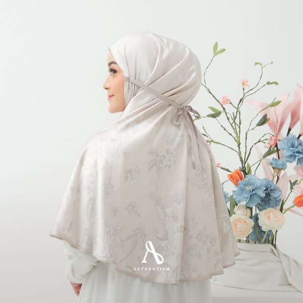 Janna Khimar – Ivory Lace - Authentism